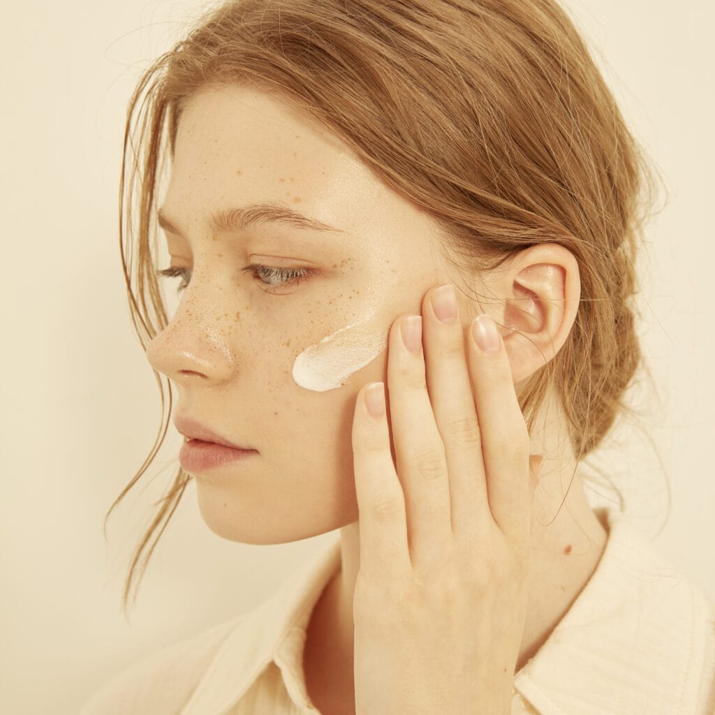 Aqua Veil Protect Sunscreen SPF50 PA++++ (Original Formula) - Akinsskin